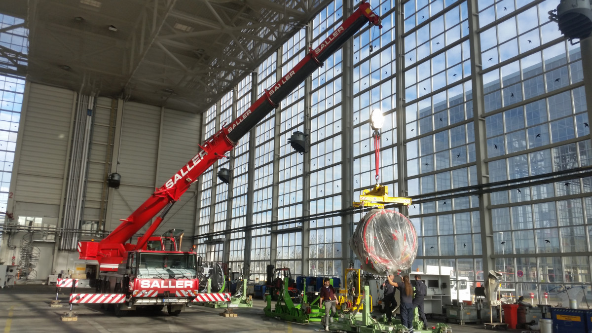 Kranbild Südkran-Saller Liebherr LTM 1045 Turbinenverladung MUC 2 Eine ...