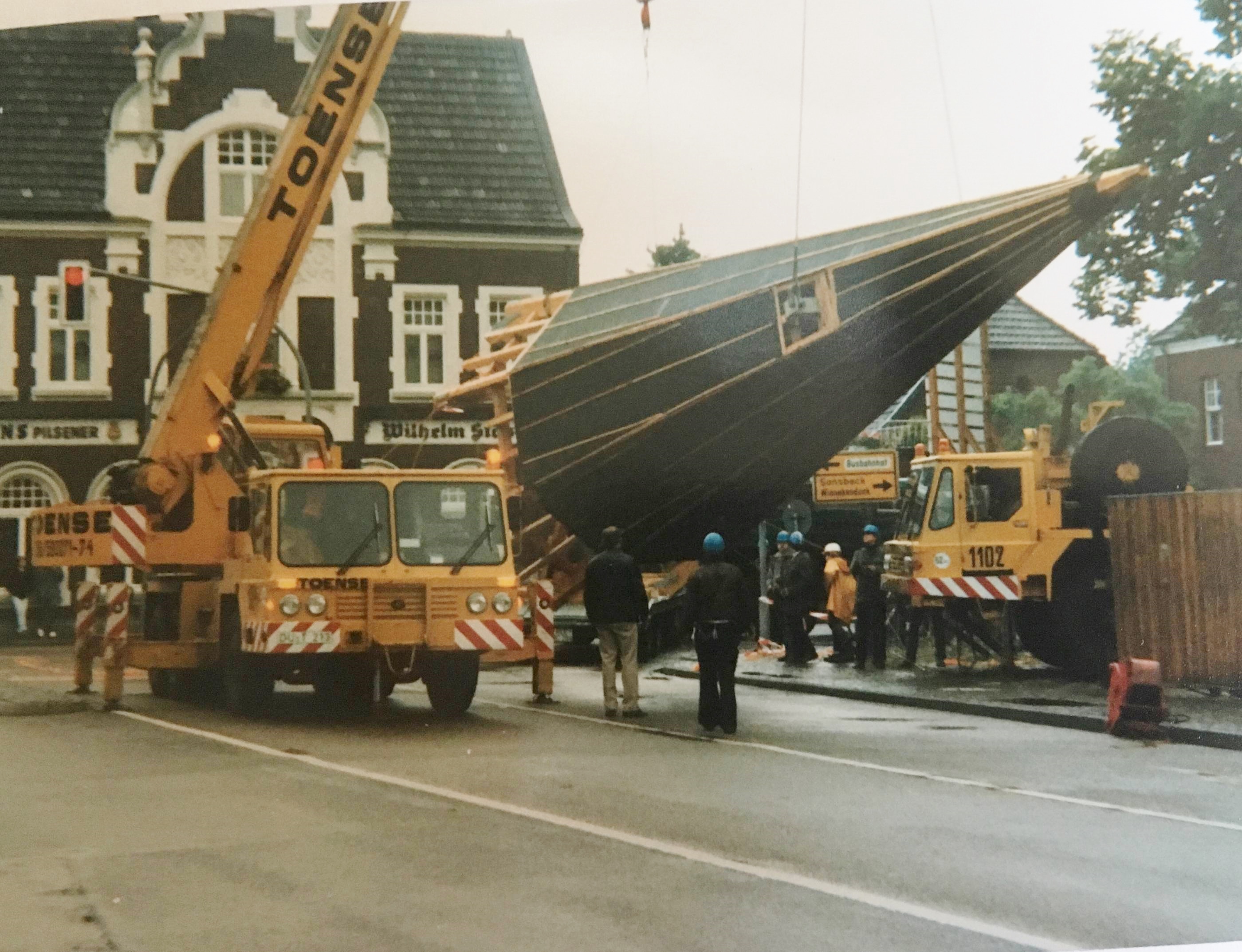 Kranbild Toense Duisburg Grove TMS 180 Kirchturm - Autokran-Portal ...