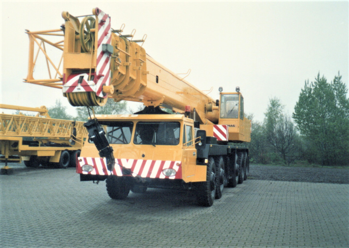 Kranbild BMS die "Biggi" Demag HC 240 - Autokran-Portal - Autokran ...
