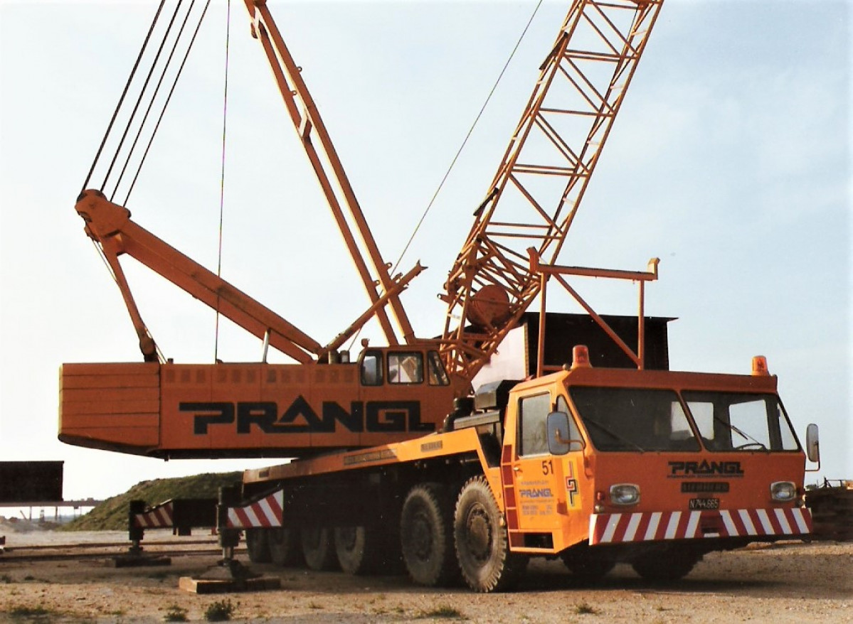 Kranbild von Oliver Thum Prangl Liebherr AUK 220-2 Kran Nr.51 ...