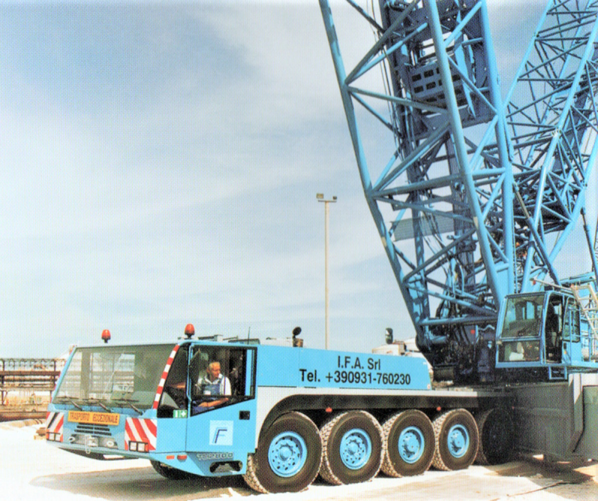 Kranbild Sizilien Demag TC 2800 - Autokran-Portal - Autokran-Portal.com