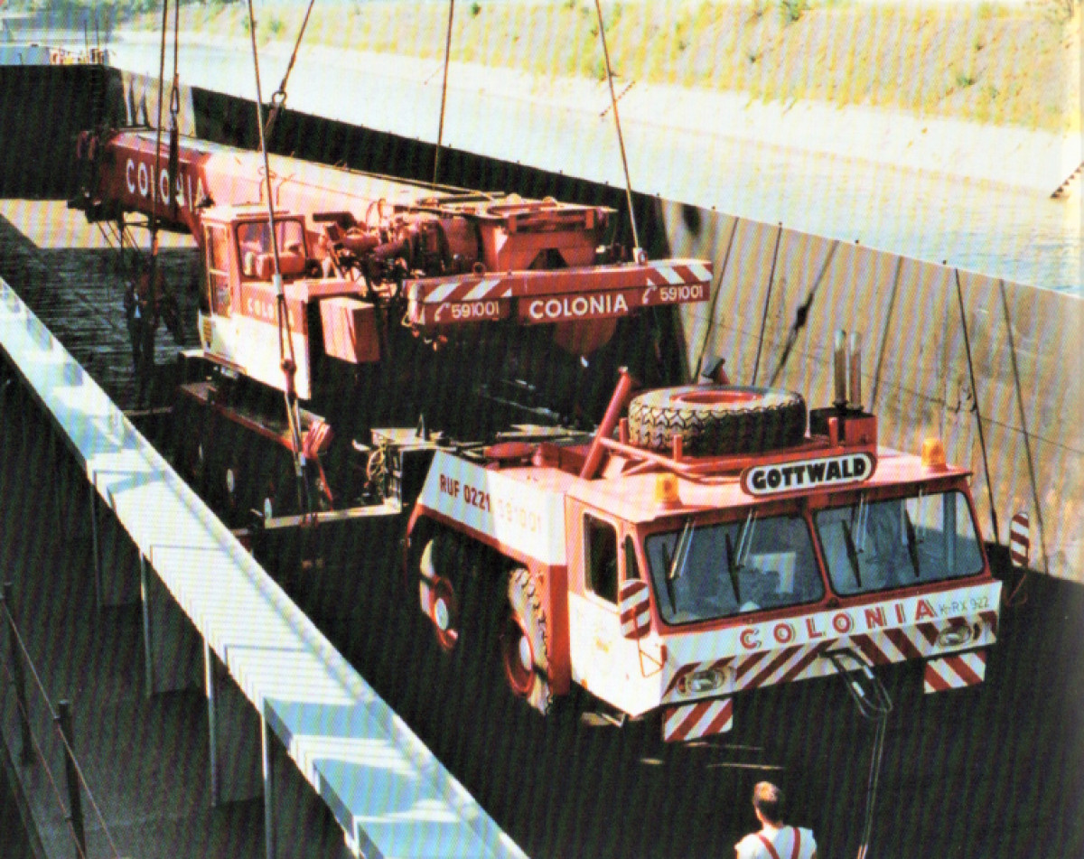 Kranbild Colonia Krupp 350GMT / Gottwald AMK 146 - Autokran-Portal ...
