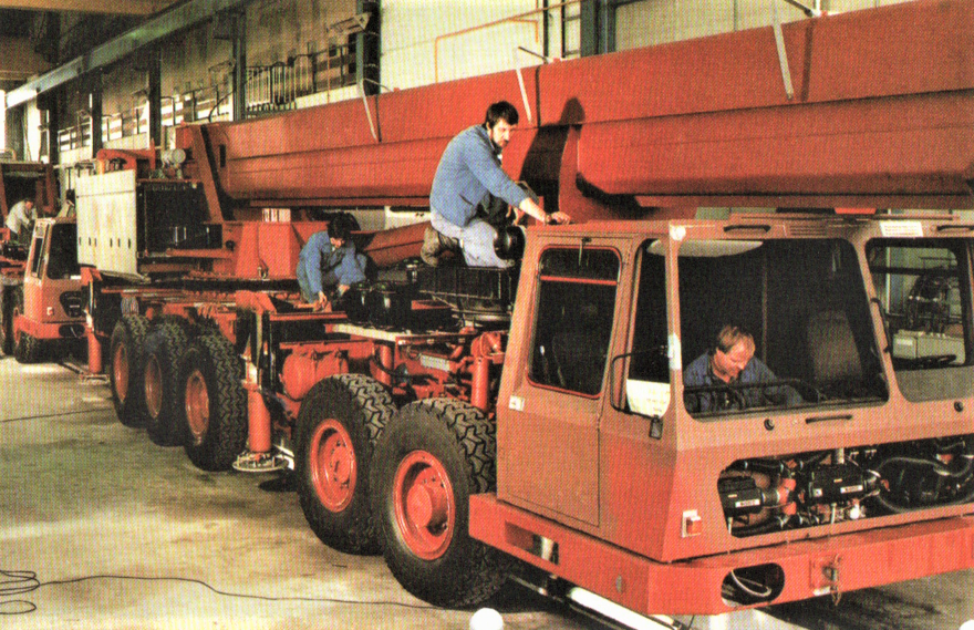 Kranbild Krupp 100 GMT Montage - Autokran-Portal - Autokran-Portal.com